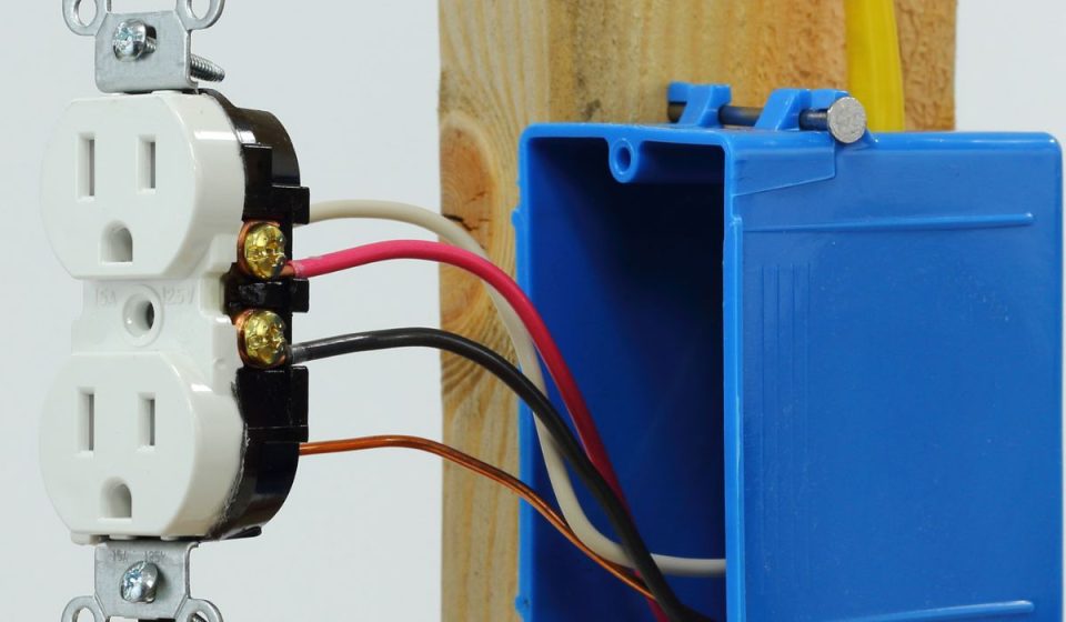 Why Some Electrical Outlets Have 4 Wires & What To Do About It – Best ...
