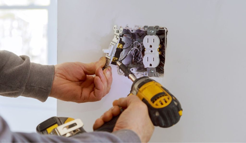 6 Reasons Why Electrical Outlet Isn’t Working And How To Fix It – Best ...